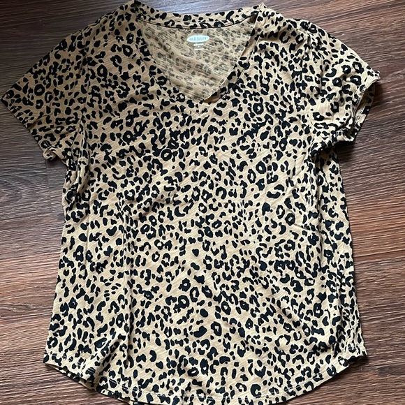 Old Navy | Tops | Old Navy Small Leopard Shirt | Poshmark